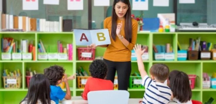 Kapan Usia Ideal Anak Masuk Sekolah PAUD?