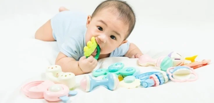 Perkembangan Bayi 4 Bulan, si Kecil Sudah Bisa Apa Saja?