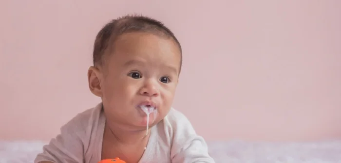 Bayi Muntah Setelah Minum ASI? Ini Penyebab dan Solusinya