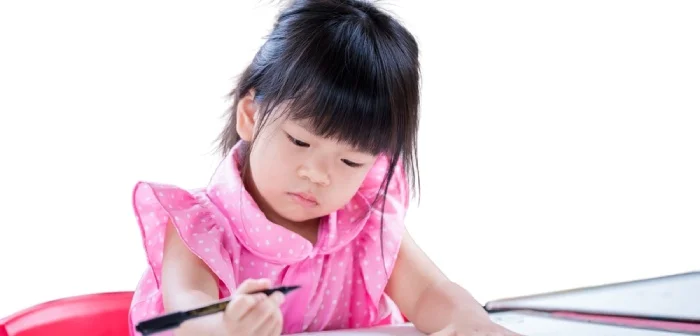 11 Cara Melatih Fokus Anak Sesuai Usianya, Mudah Bun!